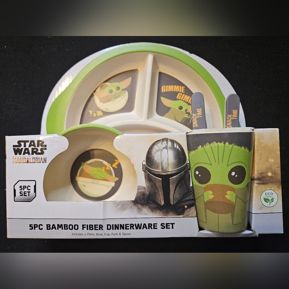 Better Brands | Dining | Star Wars Baby Yoda Mandalorian Dinnerware Set ...
